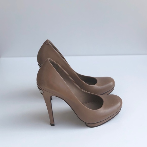 Tory Burch | Shoes | Tory Burch Jude Pump Vegan Leather Size 85 | Poshmark